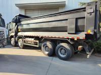 China RHD 8×4 12 Wheels HOWO Tipper Truck 380HP for sale