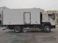China HOWO 4X2 Light Duty Refrigerated Truck, 120HP, Equipped with Thermo King Refrigeration Unit for sale