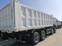 China Tipper Truck SINOTRUK HOWO 371HP 12 Wheels LHD 31 Tons 20-30CBM ZZ3317N3567W White for sale