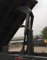 China Heavy HOWO Mine Dump Truck , Yellow Dump Truck 30 - 40 Tons 10-25CBM for sale