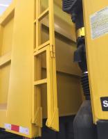 China Euro 2 HOWO Tipper 6x4 Sinotruk Dump Truck 30-40 Tons Capacity with 371HP Engine and 9.726L Displacement for sale