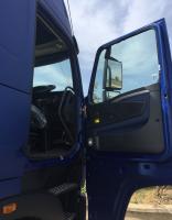 China SINOTRUK HOWO Semi Truck Tractor ZZ4257N3247N1B Head With Air Conditioner for sale
