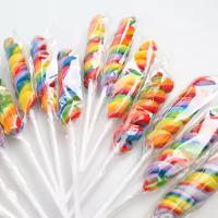 China Christmas Lollipop Rainbow Candy Swirl Custom Rainbow Twist Pops Stick Shape for sale