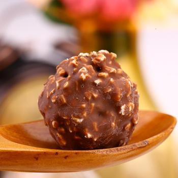 China Eco Friendly Food Cocoa Butter Golden Chocolate Wafer Ball Pure And Solid Snack for sale