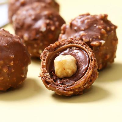 China Brown Bulk Chocolate Candy Custom Chocolate Wafer Balls Solid Sweet Milk With Coffee Flavor for sale