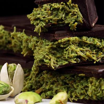 China Handmade Dubai Compound Chocolate With Pistachios Jam And Bulk Packaging 1 kg for sale