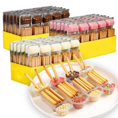 China Casual Snacks Cookie Stick Biscuits With Cream Chocolate Sauce for sale
