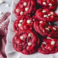 China HACCP/BRC Certificate Halal Chocolate Biscuit Filling Sandwich Milk Wafer Biscuit for sale