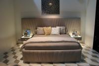 China Contemporary Modern Bedroom Furniture Sets Solid Wood Inner Frame Matte Fabric Bed for sale