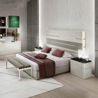China Modern King Size Solid Wood Platform Bed Frame Durable Home Hotel Room Furniture for sale