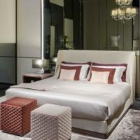China Tufted Modern Luxury King Size Bed 1.38m Leatherette Contemporary Italian Bedroom Set for sale