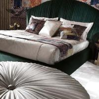 China Italian Luxury Upholstered Bed 2.1x2.2m Luxury Grey Double Bed for sale