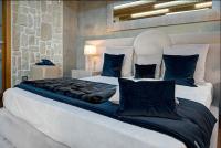 China 2.2m Luxury Italian Bed Luxus Bett Modrest Nicla Italian Modern White for sale