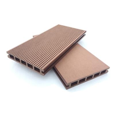China 140mm x 25mm Brown Weather Resistant Wood Plastic Composite Decking for All Seasons for sale