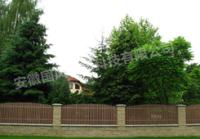 China Outdoor Decorative Engineered Plastic Wood Composite Hollow WPC Fence for sale