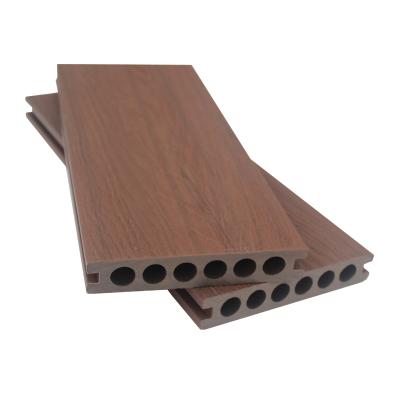 China Outdoor Co-Extrusion WPC Flooring 25x140mm Waterproof Wood Plastic Composite Decking for sale