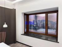China Wind Resistant Wood Aluminum Windows 70mm Depth Red Oak for sale