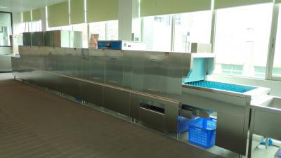 China Low Water Consumption Flight Type Dishwasher With Hi - Tech Computer Controller for sale