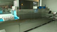China Compact Structure Flight Type Dishwasher For Chain Restaurants And Dining Halls for sale