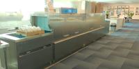 China Stable Conveyor Belt Dishwasher / Domestic Longest Lasting Dishwasher for sale