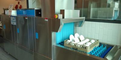 China Restaurant Kitchenaid Commercial Dishwasher 1600H 3900W 850D Dispenser inside for sale