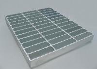 China 30x5mm Hot Dipped Galvanized Serrated Steel Bar Grating - Industrial Flooring with Anti-Slip Surface for sale