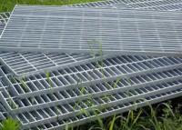 China Welded Steel Grating for Industrial Walkways and Platforms - 30mm Bearing Bar Spacing with 100mm Cross Bars for sale