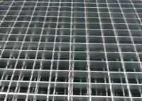 China Welded Steel Grating for Industrial Walkways and Platforms - 30mm Bearing Bar Spacing with 100mm Cross Bars for sale
