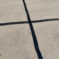 China Dual Use Road Crack Asphalt Joint Sealant For Asphalt & Cement Concrete Strong Adhesion for sale