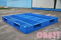 China 4-Way Entry Heavy Duty Plastic Pallets 1000x1000mm to 1500x1500mm with 6-Ton Static Load and 1.5-Ton Dynamic Capacity for sale
