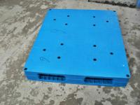 China Durable Blue Reusable Plastic Pallets 1000x1000mm to 1500x1500mm with 6T Static Load Capacity for sale
