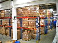 China Adjustable Selective Pallet Racking System - 4000mm Height, 2700mm Width, 1000-4000KG Capacity per Level for sale
