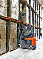 China Commercial Drive-In Pallet Racking System - 5000mm Height, 2000KG Capacity, High Density Storage for sale