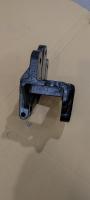 China Mitsubishi Fuso Truck Front Shackle Plate Hanger 24mm MC411525 for sale