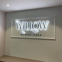 China Outdoor Customized Business Logo Advertising Acrylic Board 3D Metal Backlit Signage for sale