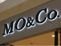 China Indoor and Outdoor Advertising Metal Business Sign with 50000 Hours Working Lifetime for sale