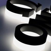 China 80 Ra Color Rendering Index Custom 3D Acrylic Business Logo Sign for Indoor and Outdoor for sale