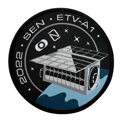 China Eco Friendly Custom Woven Logo Patch Sew On Fabric Laser Cut 100 PCS MOQ for sale