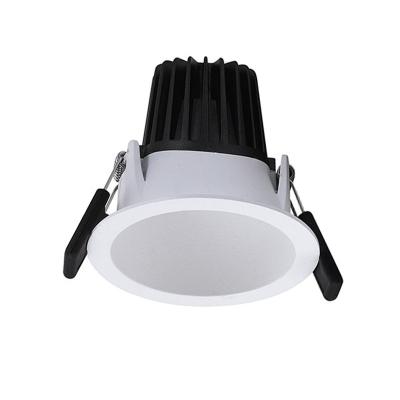China Indoor IP44 Recessed LED Downlight Smooth Dimming for sale