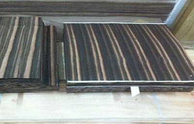 China Amara Ebony Flooring Veneer 0.5mm Thickness 450x450mm Sliced Cut Natural Wood for sale