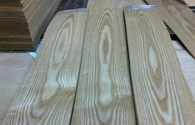 China 0.5mm China Yellow Ash Flooring Veneer - 133x930mm Natural Wood Surface for Flooring & Furniture for sale