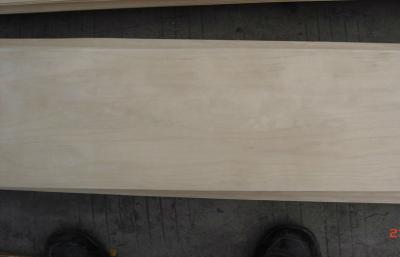 China Milk White Maple Rotary Cut Veneer Plywood Sheets 4x8 - 0.20-0.60mm Thickness - AB/B/C/D Grades for sale