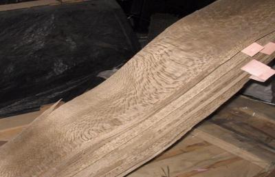 China Dyed Oak Wood Veneer 0.45mm Thickness for Furniture and Decoration - 2000mm Length Custom Sizes for sale
