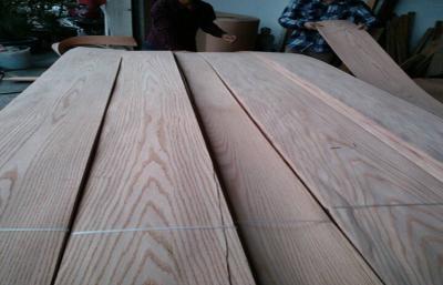 China Red Oak Crown Cut Veneer Sheets 0.45mm Thickness for Furniture and Edge Banding - 2000mm Length for sale