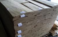 China 0.45mm Russian Oak Crown Cut Veneer for Furniture and Plywood - 1200mm Length, 100mm Width Natural Wood for sale