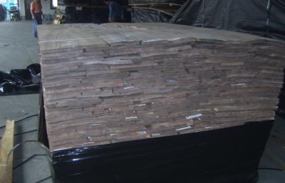 China Crown Cut Black Walnut Wood Veneer Sheets - 0.5mm Thickness, 2000mm Length, Natural USA Wood for sale