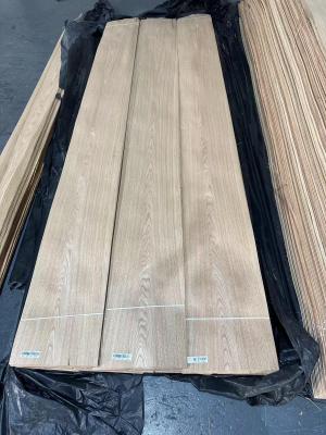 China Natural American White Oak Veneer Sheets Plain Crown Cut 0.5mm for Plywood Furniture for sale