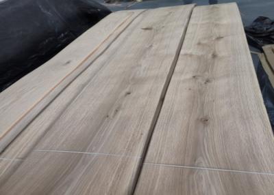 China Natural Sliced Knotty American White Oak Veneer Sheets For Decoration for sale