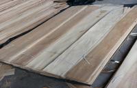 China Birchwood Veneer Ceiling Panels 0.50mm Thickness Crown Cut Cross Grain - 36,000m² Container Capacity for sale