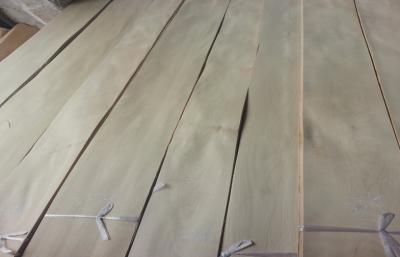 China AA Grade Bleached White Birch Wood Veneer 0.50mm Thickness 500-2800mm Length Crown Cut Natural Wood for sale